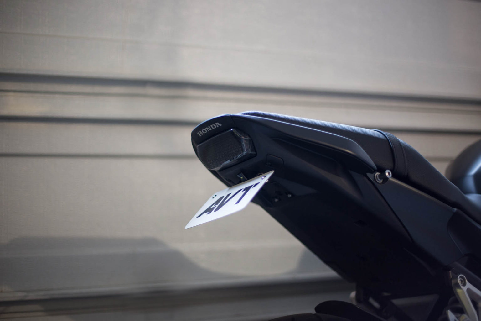 AVT Honda CBR650F / CB650F Fender Eliminator Kit – Integrated LED Turn ...